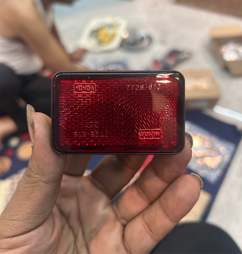 Royal Enfield 143275/B Red Rear Reflector – OEM Single-Cylinder Models ...