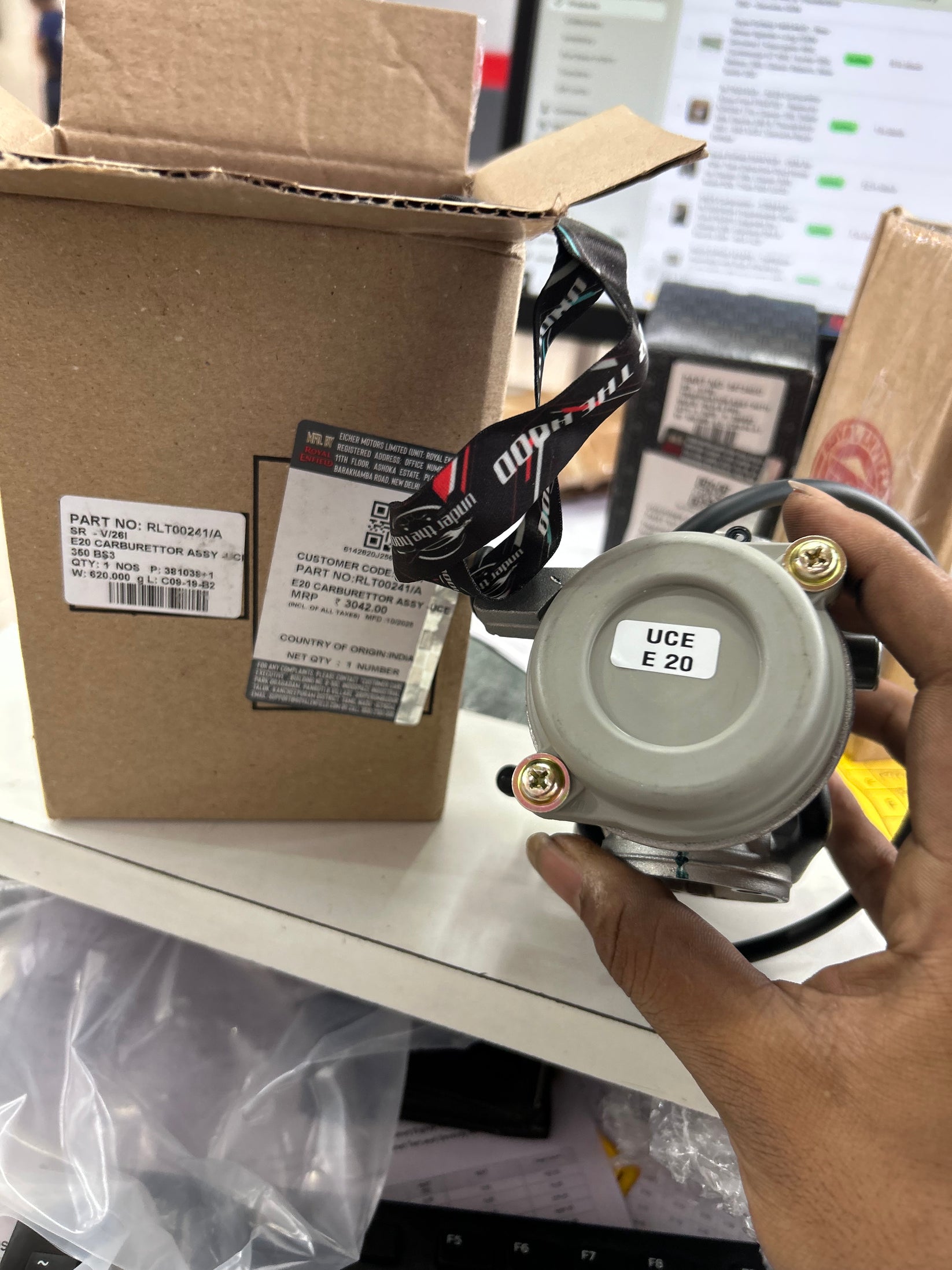 RLT00241/A (E20) BS29 Carb – BS3 UCE 350 Classic/Bullet/Electra/TB – UNDER THE HOOD