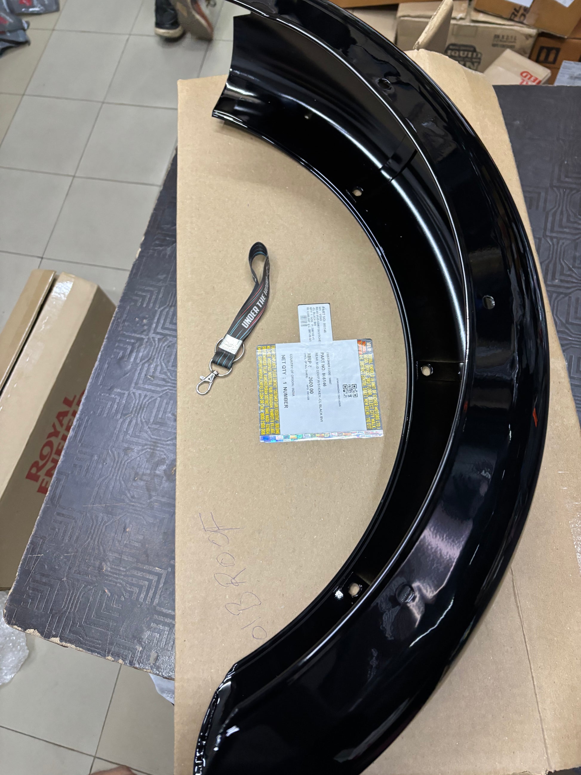 Classic 350/500 EFI Rear Mudguard Black w Sticker | 866146 – UNDER THE HOOD