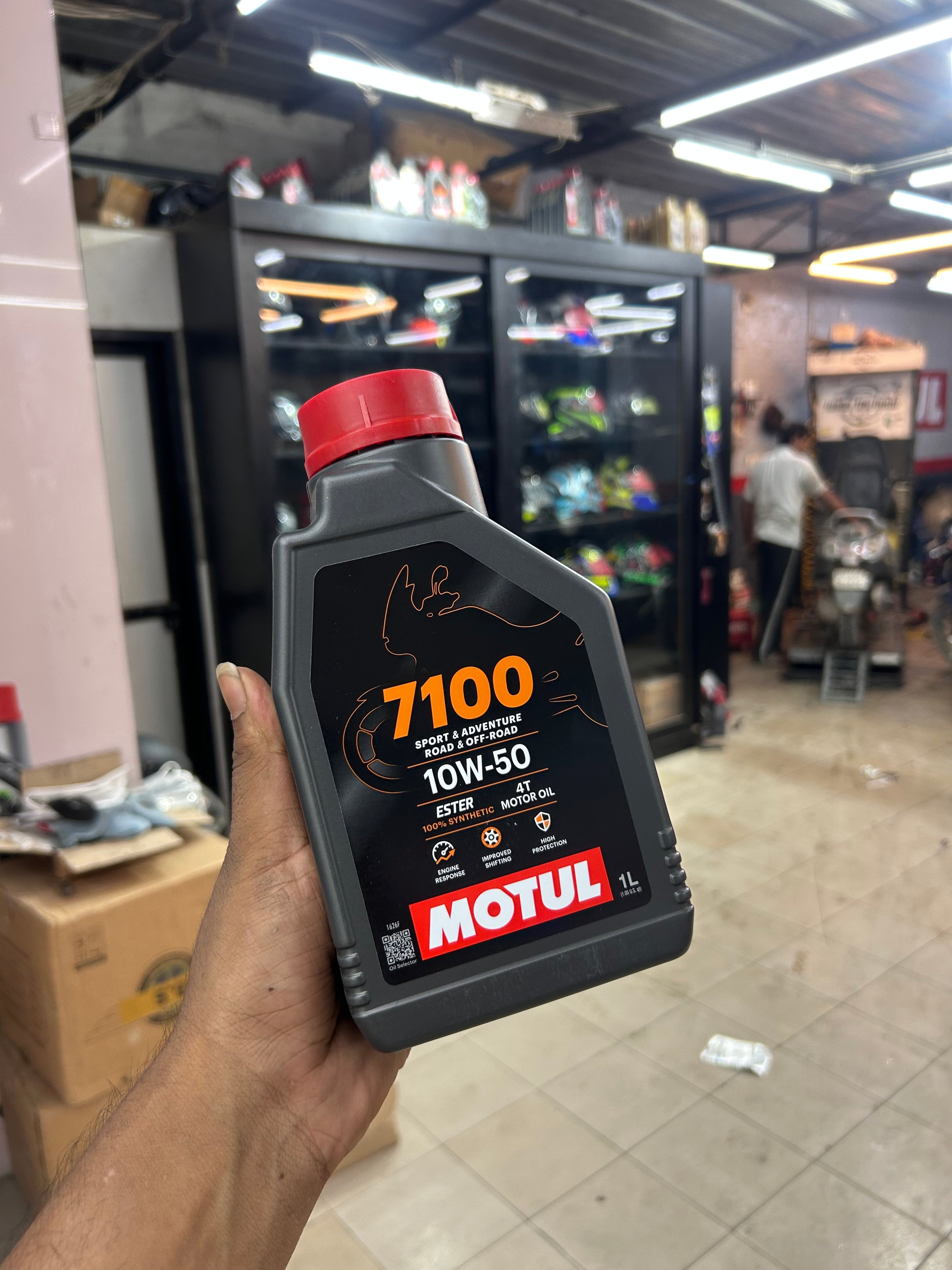 Motorcycle Engine Oil India – Royal Enfield, Motul, Genuine OEM | UNDER ...